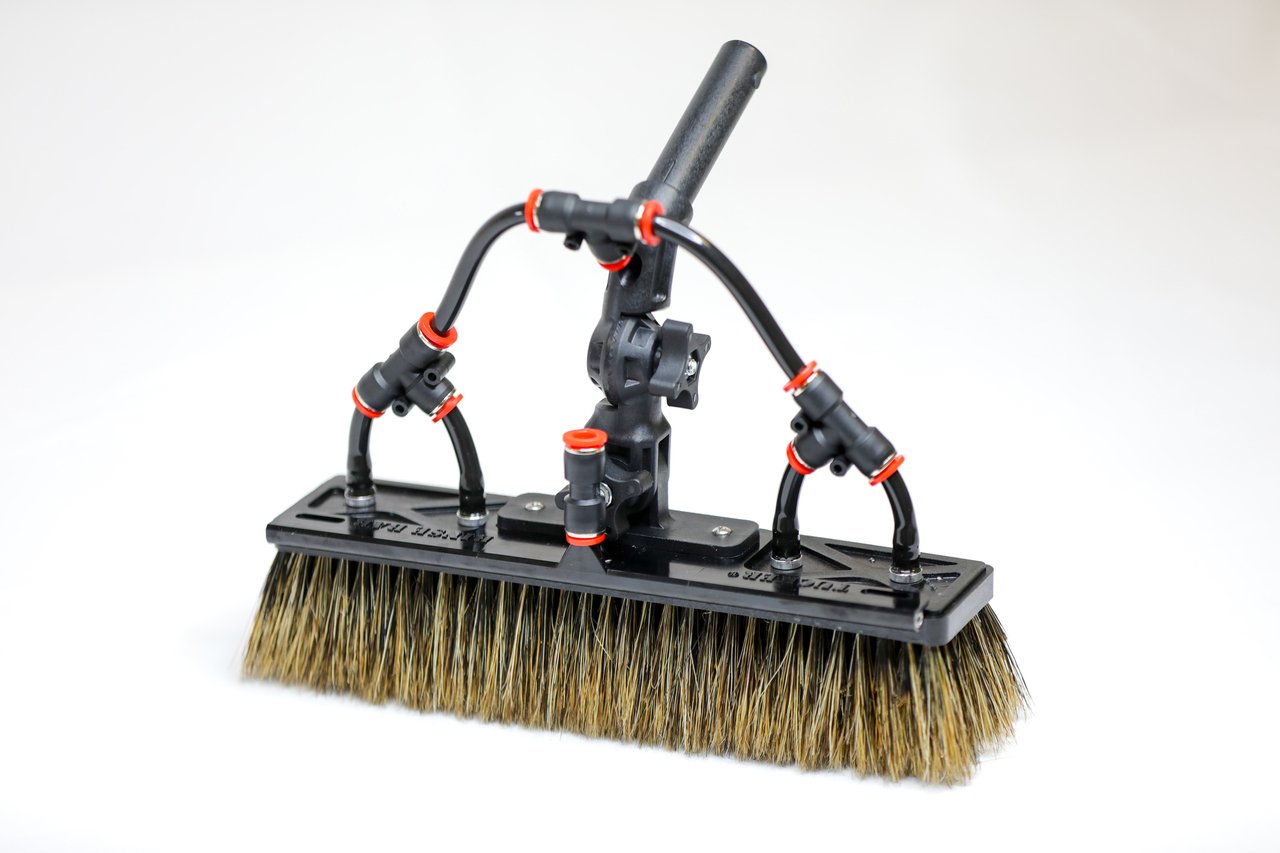 Tucker® Water-Fed Brush | Boar ALPHA – Window Magic Supply